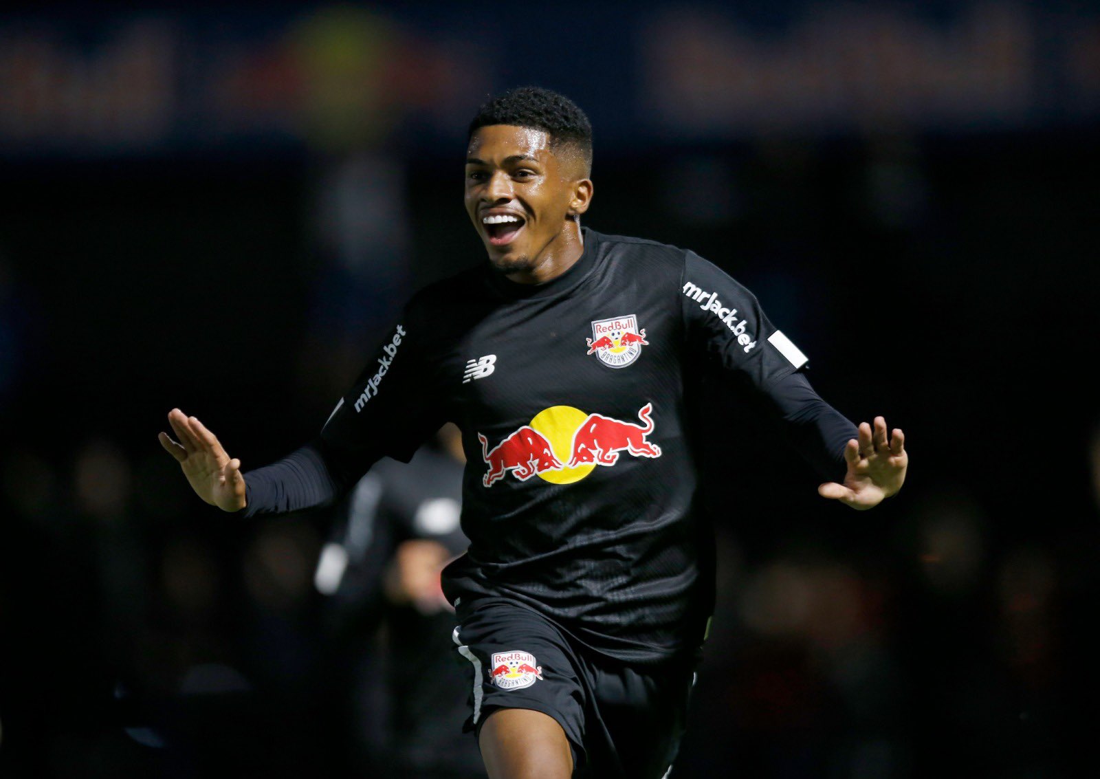 BRILHOU A ESTRELA DE BRUNINHO - Mulheres em Campo